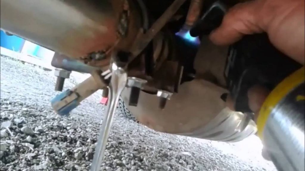 How to Replace Oxygen Sensor on Ford F150? 12 Easy Steps