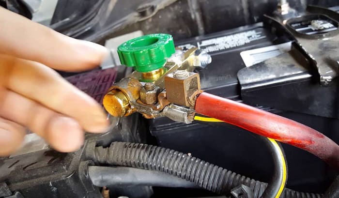 How to Install a Battery Disconnect Switch on an RV? 8 Steps
