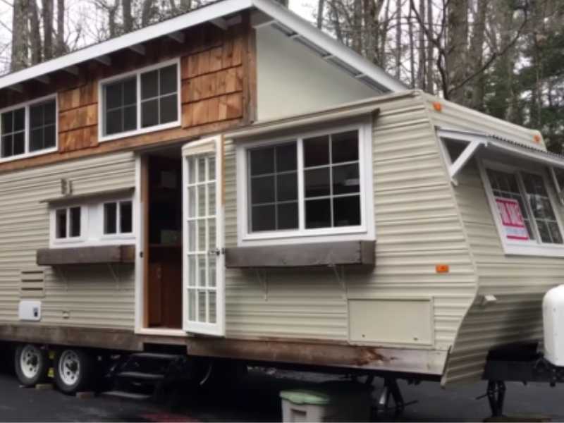 How to Build an Addition on a Travel Trailer? 7 Great Ideas