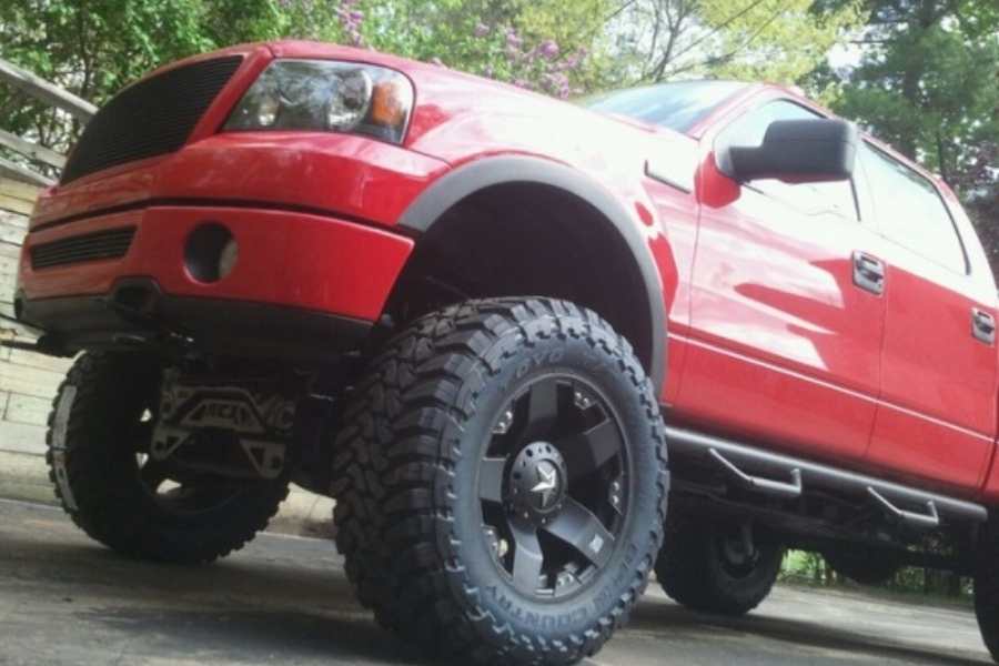 Can You Put a Leveling Kit on Top of a Lift Kit? (Explained)