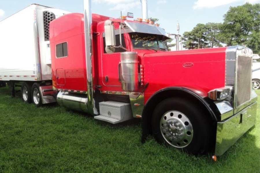 What is a Peterbilt Unibilt Sleeper? (Explained)